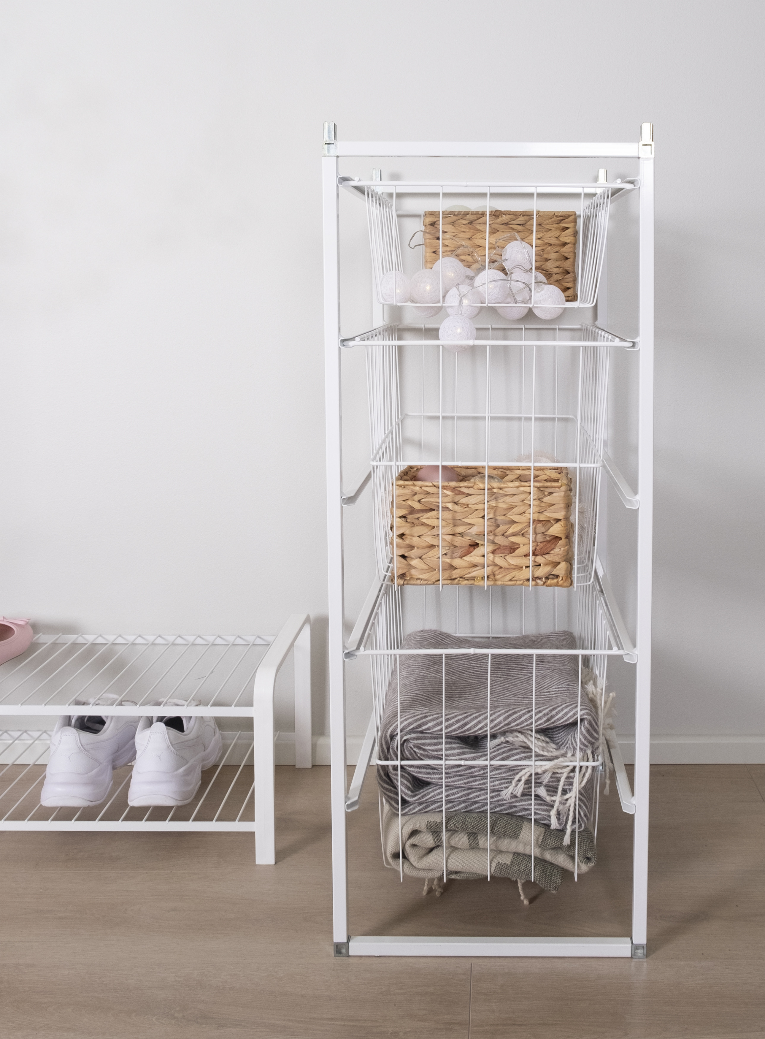 White basket rack with 3 baskets / basket system - Innovative Storage ...